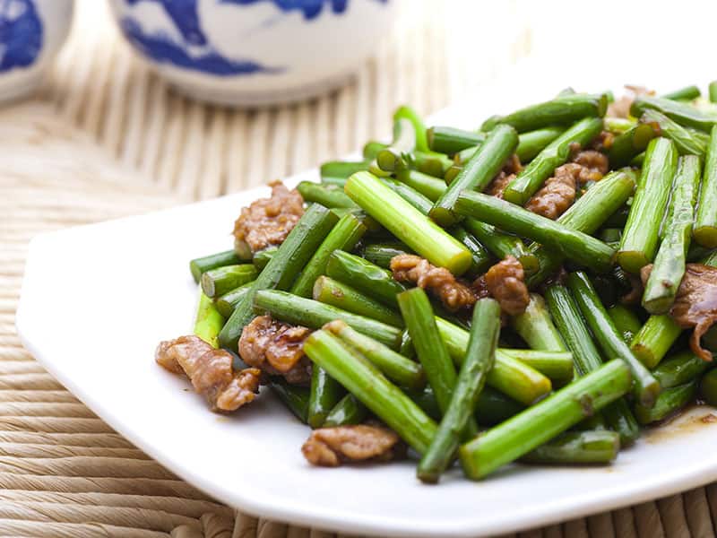 Garlic Scapes: What to Do With Them? The Ultimate Guide 2024